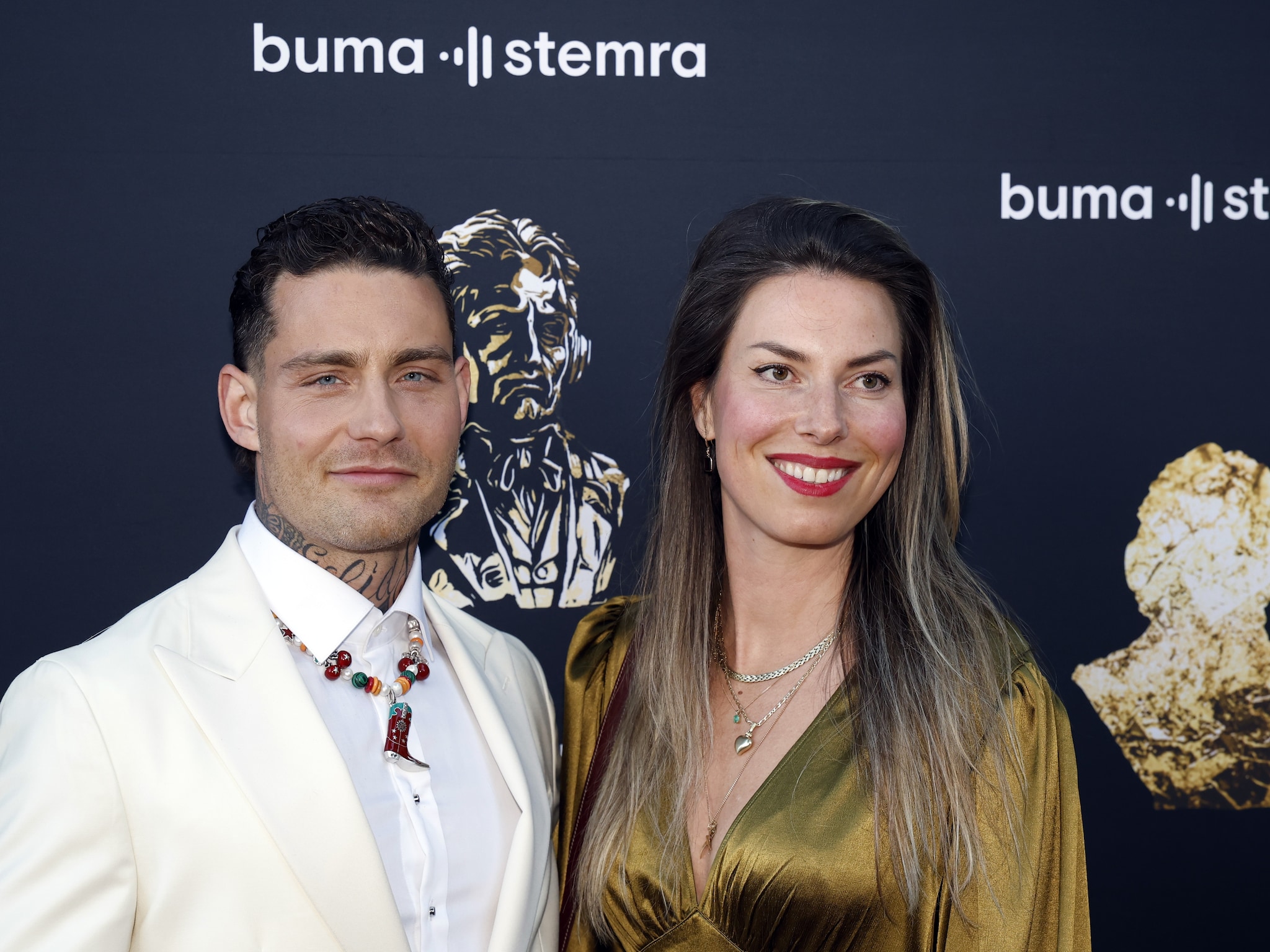 Michael van Gerwen uit elkaar met vrouw Daphne en stopt voorlopig met ...