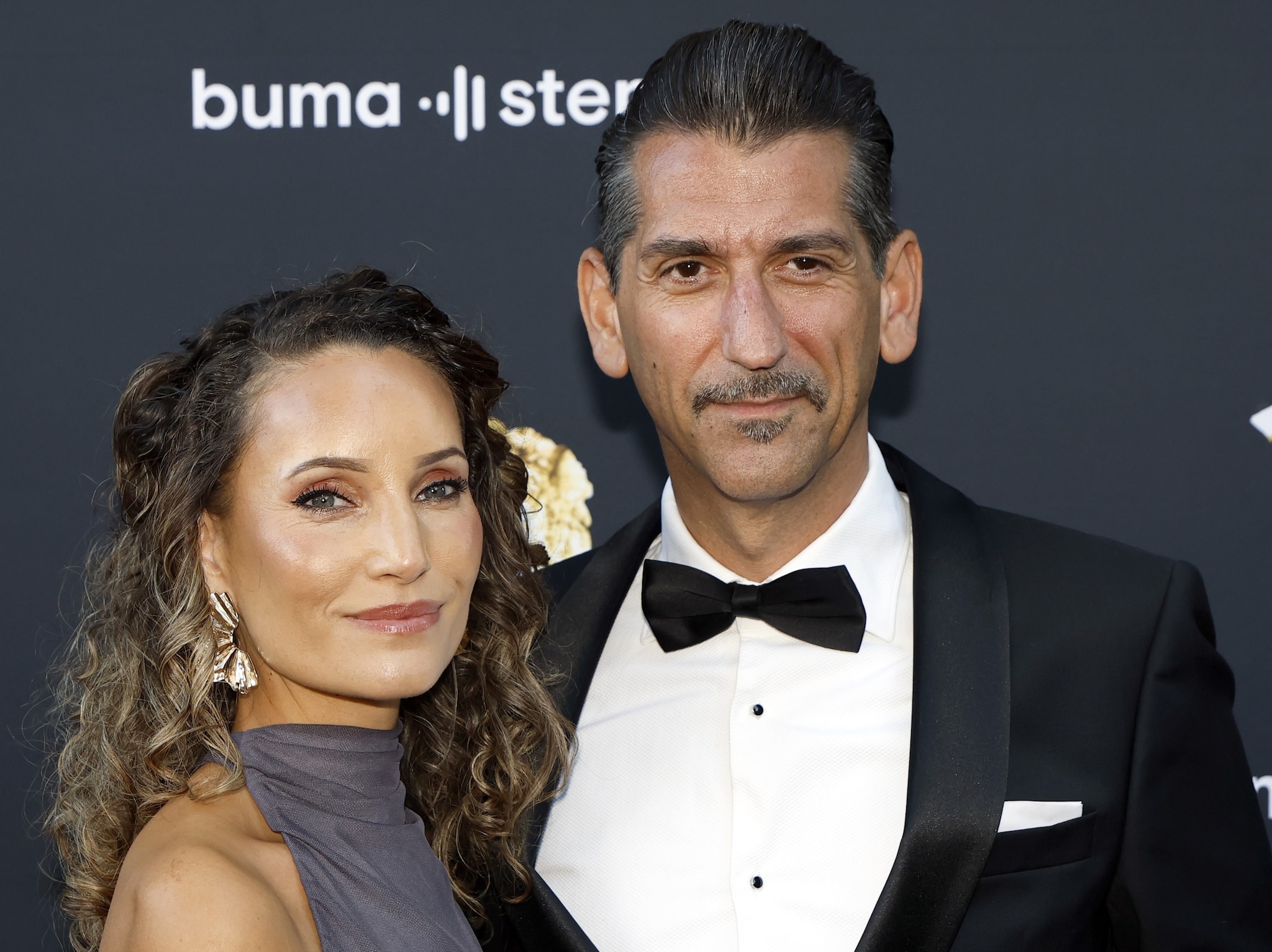 Achter de ruige look schuilt één geheim: zó belangrijk is zijn vrouw ...