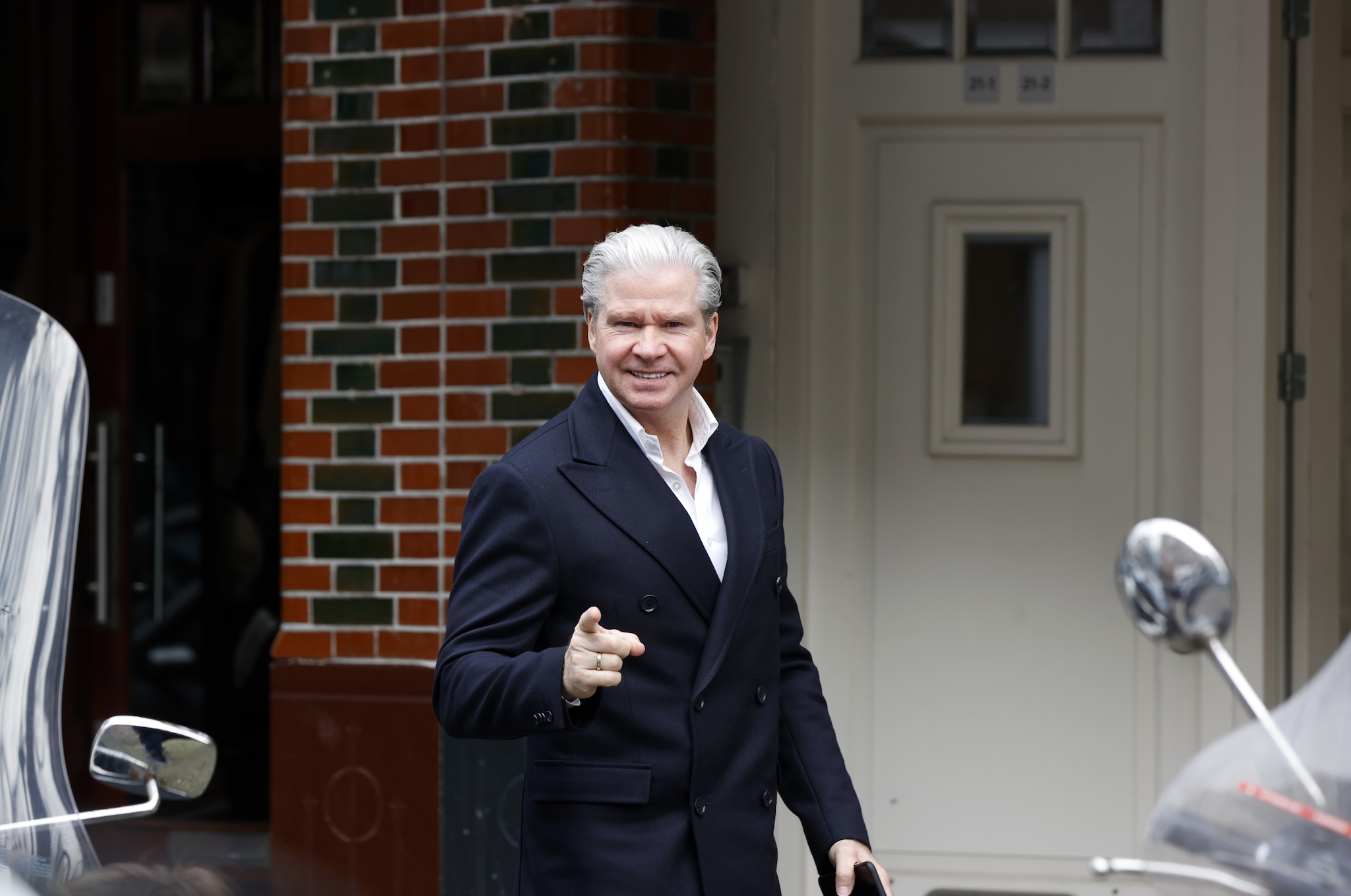 Meer dan de gele zwembroek: dit is Dries Roelvink door de jaren heen