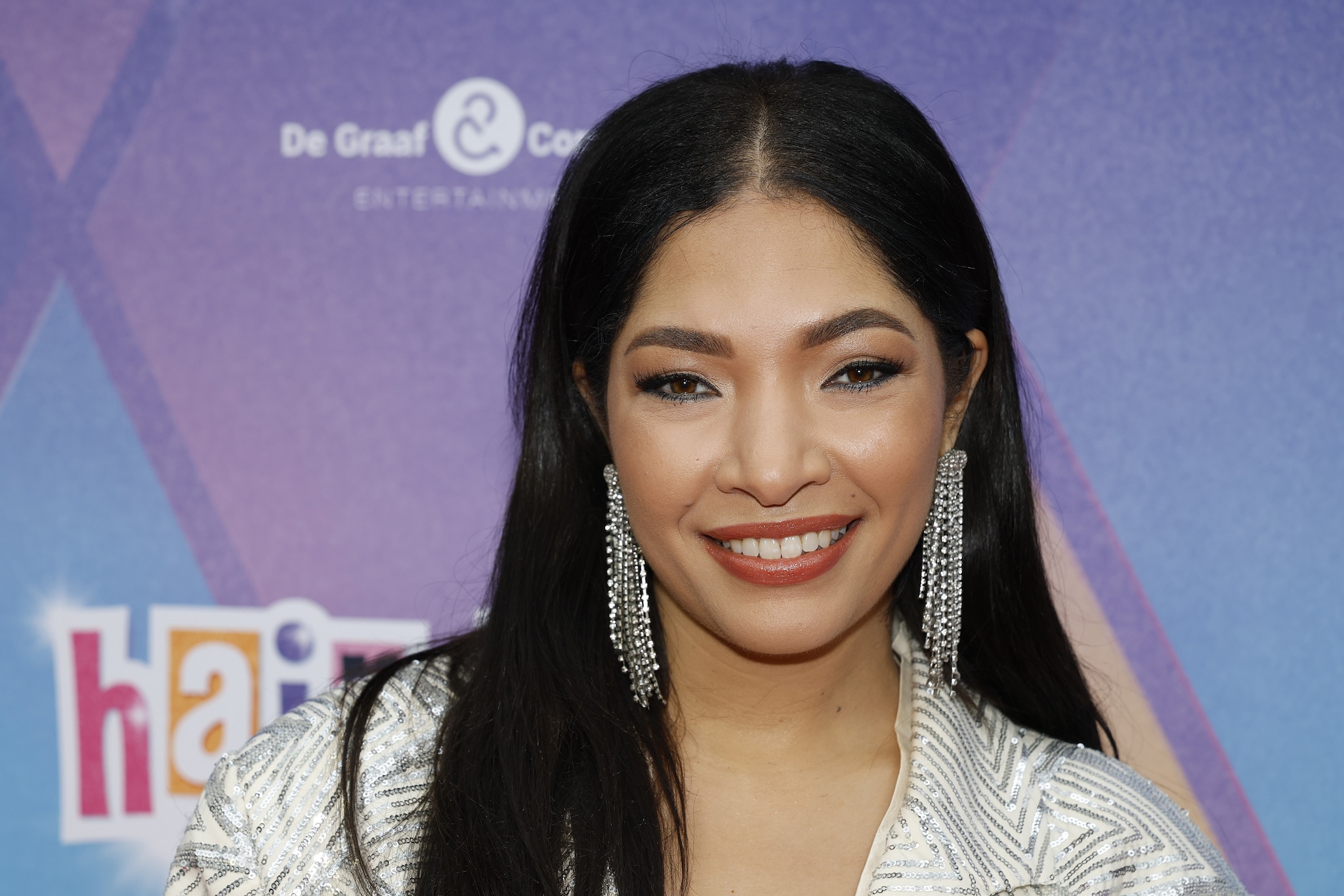 April Darby zet na tv-overwinning grote stap richting muziekpodium - I ...