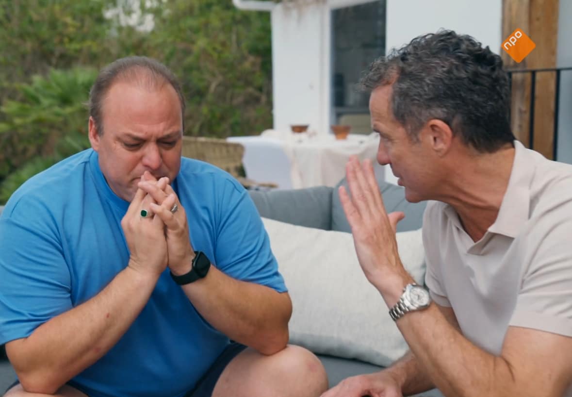Emotioneel moment voor Frans Bauer en John de Bever