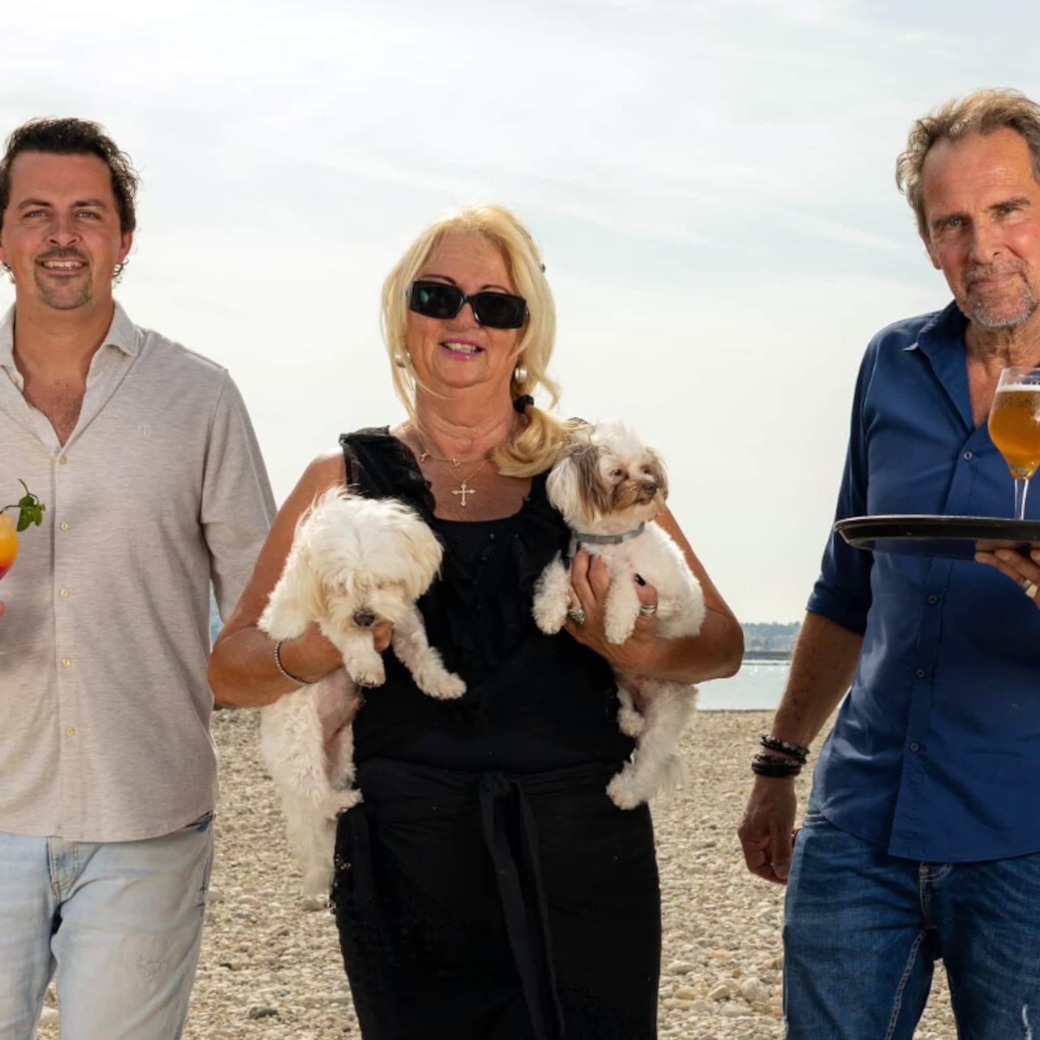 Debbie Harry verkracht onder dwang van een mes