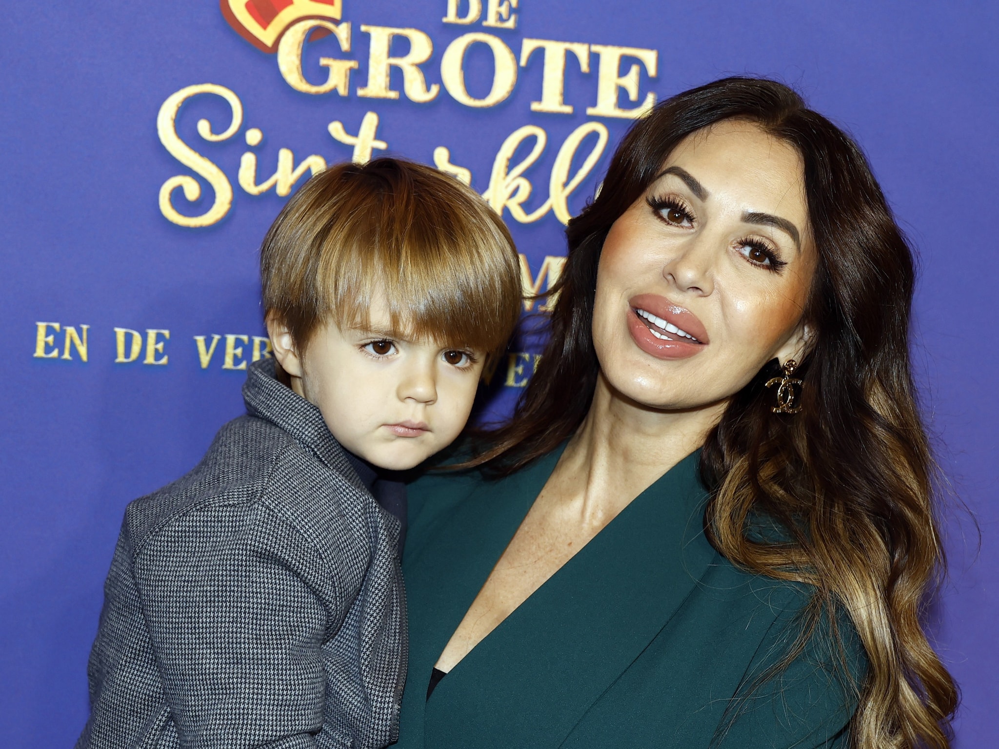 Debbie Harry verkracht onder dwang van een mes