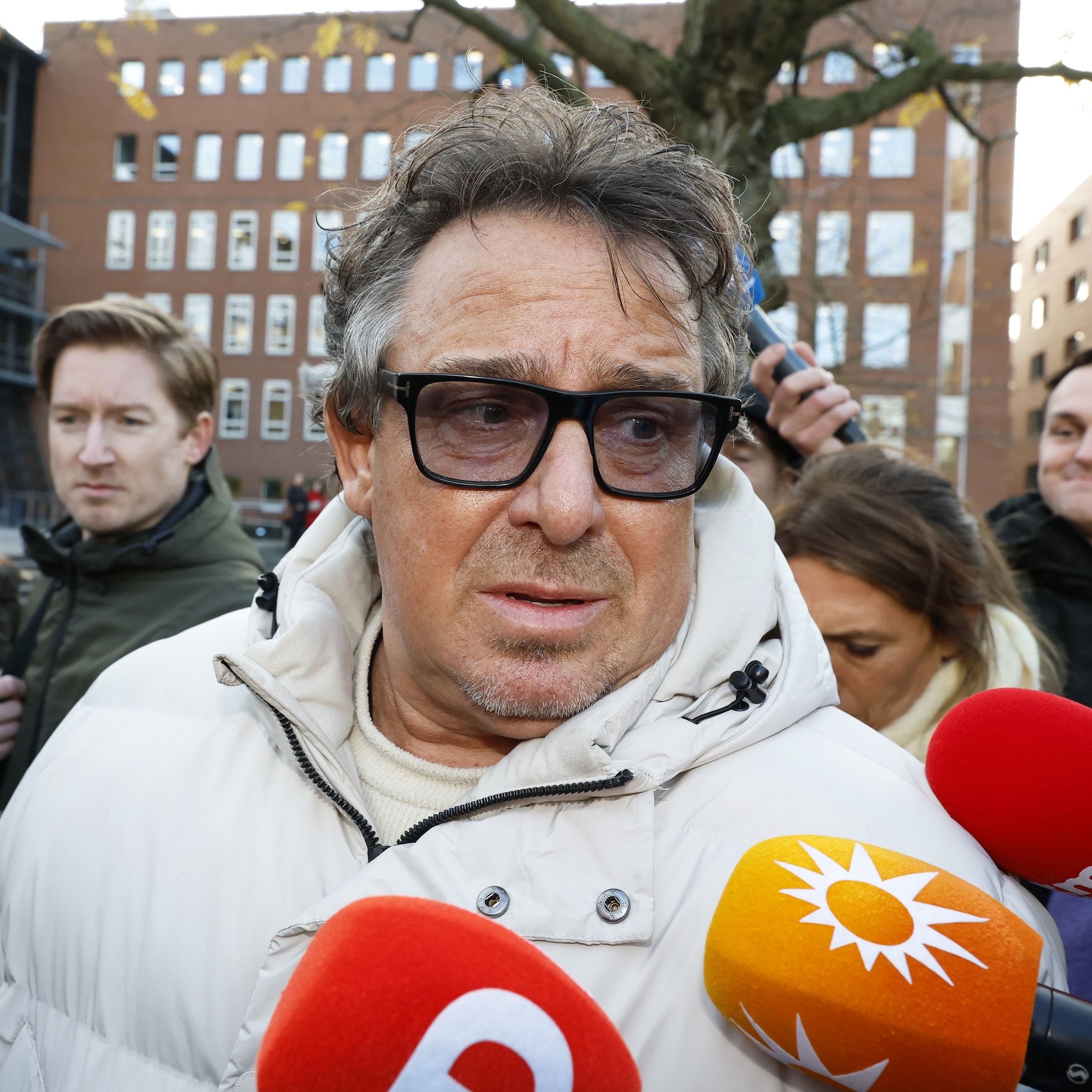 Complete metamorfose: Terror Jaap volledig onherkenbaar in eerste ...