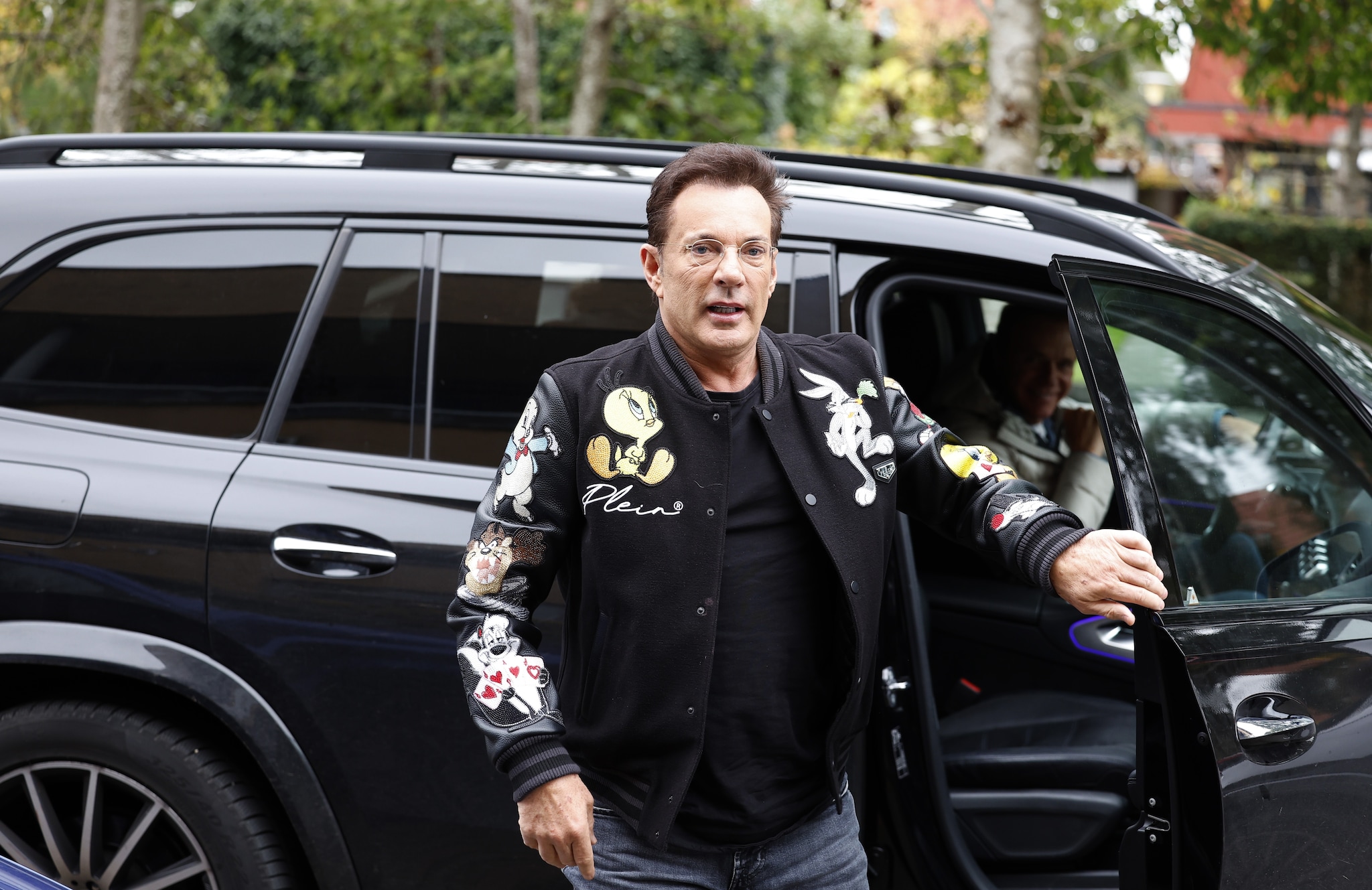 Gerard Joling op de vuist na bierincident tijdens optreden