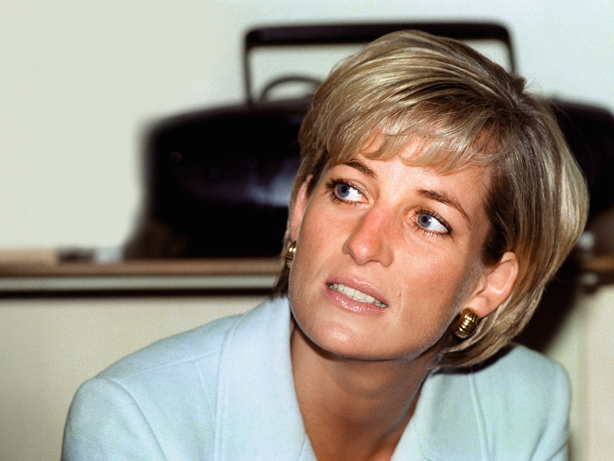 Prins William staat emotioneel stil bij Diana op Britse Moederdag: ‘Ik ...